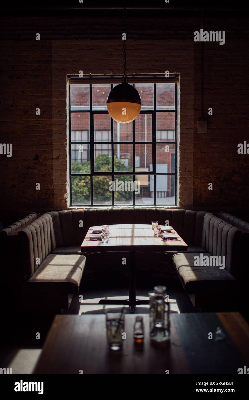 Setting window lights hi-res stock photography and images - Alamy