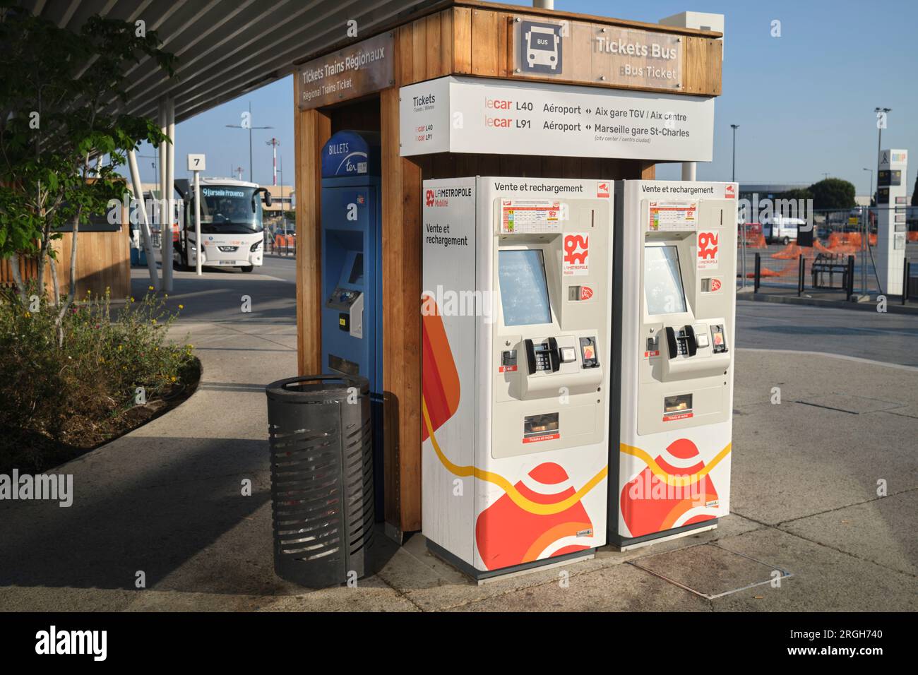 French bus marseille hi-res stock photography and images - Alamy