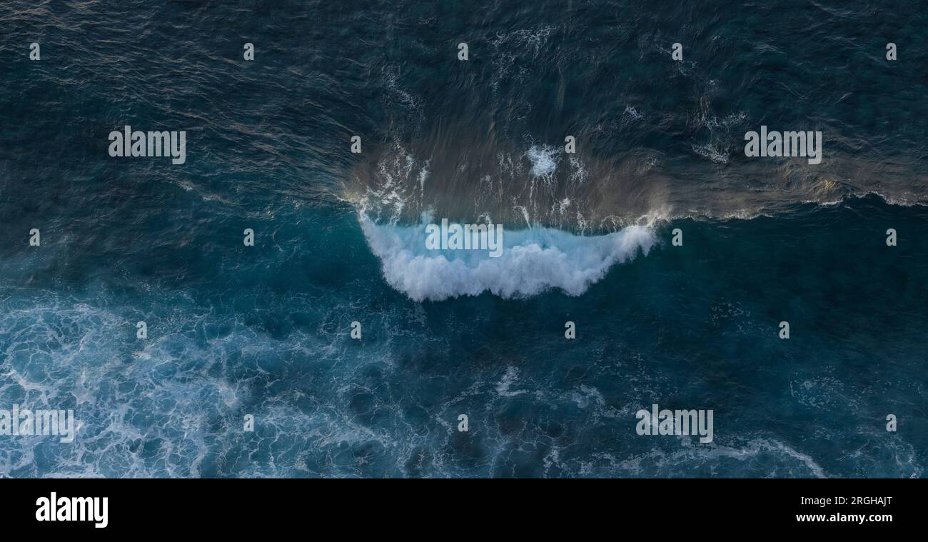 Banner of a giant wave. Perfect for covers and wallpapers. Wave for ...