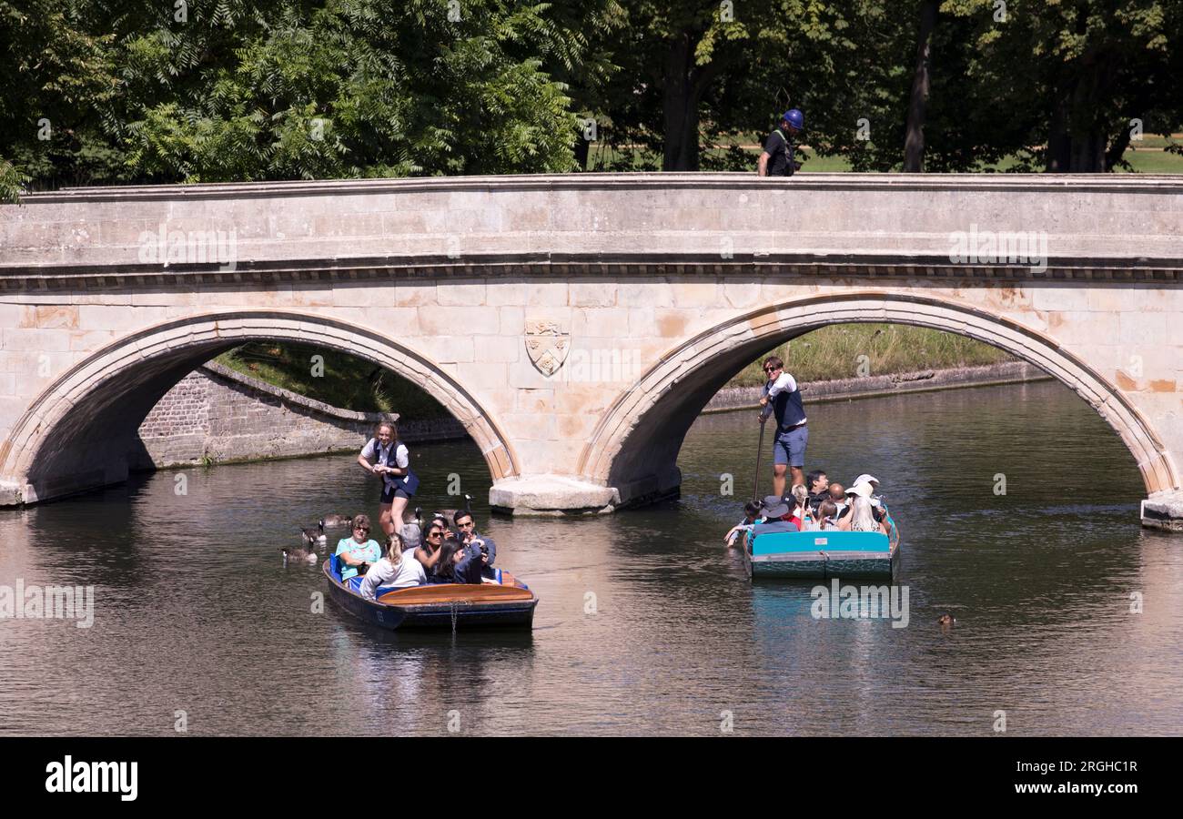 Trinity college bridge hi-res stock photography and images - Alamy