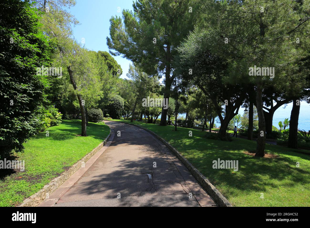 Walkway in Monaco park in summer day Stock Photo - Alamy