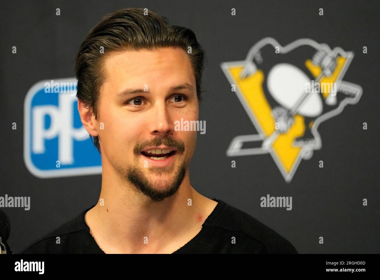 Newly acquired Pittsburgh Penguins defenseman Erik Karlsson holds his first meeting with ...