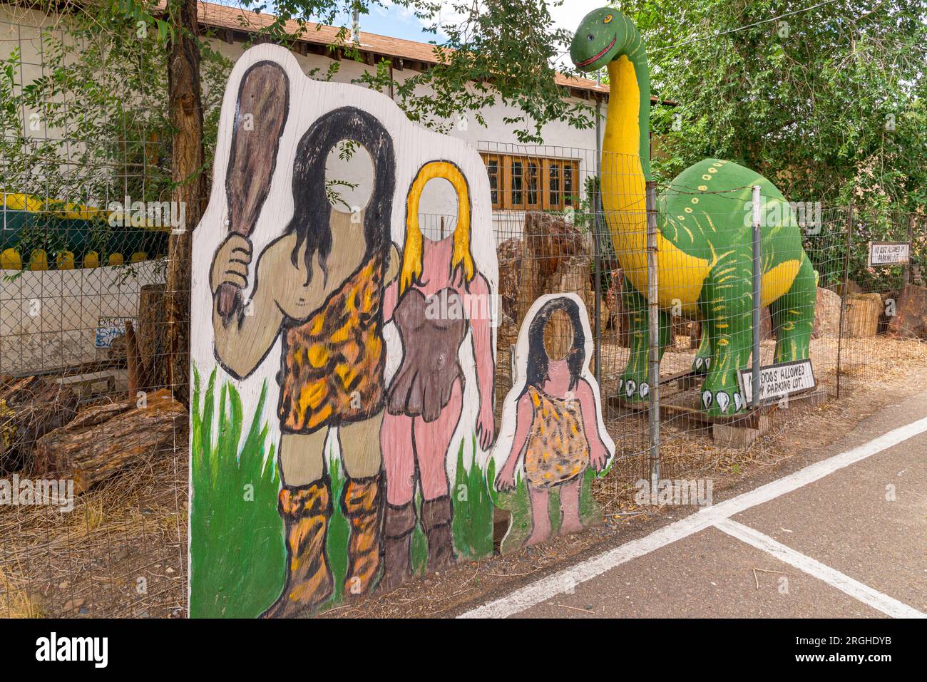 The famous Rainbow Rock Shop, closed but not abandoned, in Holbrook, AZ ...