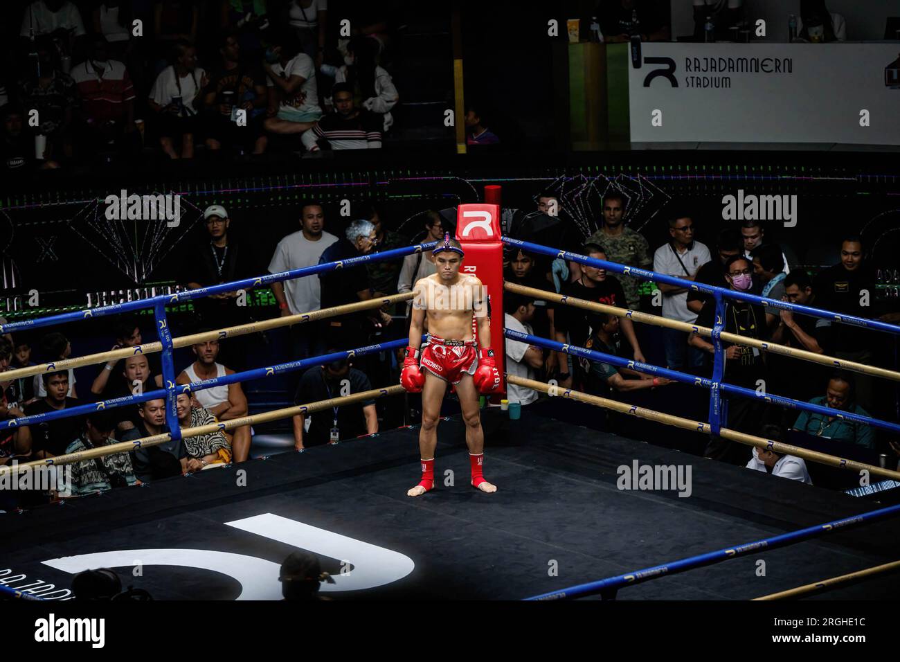 Bangkok, Thailand. 09th Aug, 2023. A Thai Muay Thai figher gets ready ...