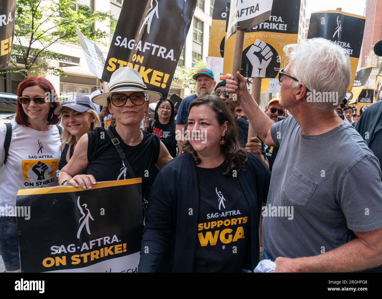 Carrie Preston, AnnaSophia Robb, Julianna Margulies, Rebecca Damon ...