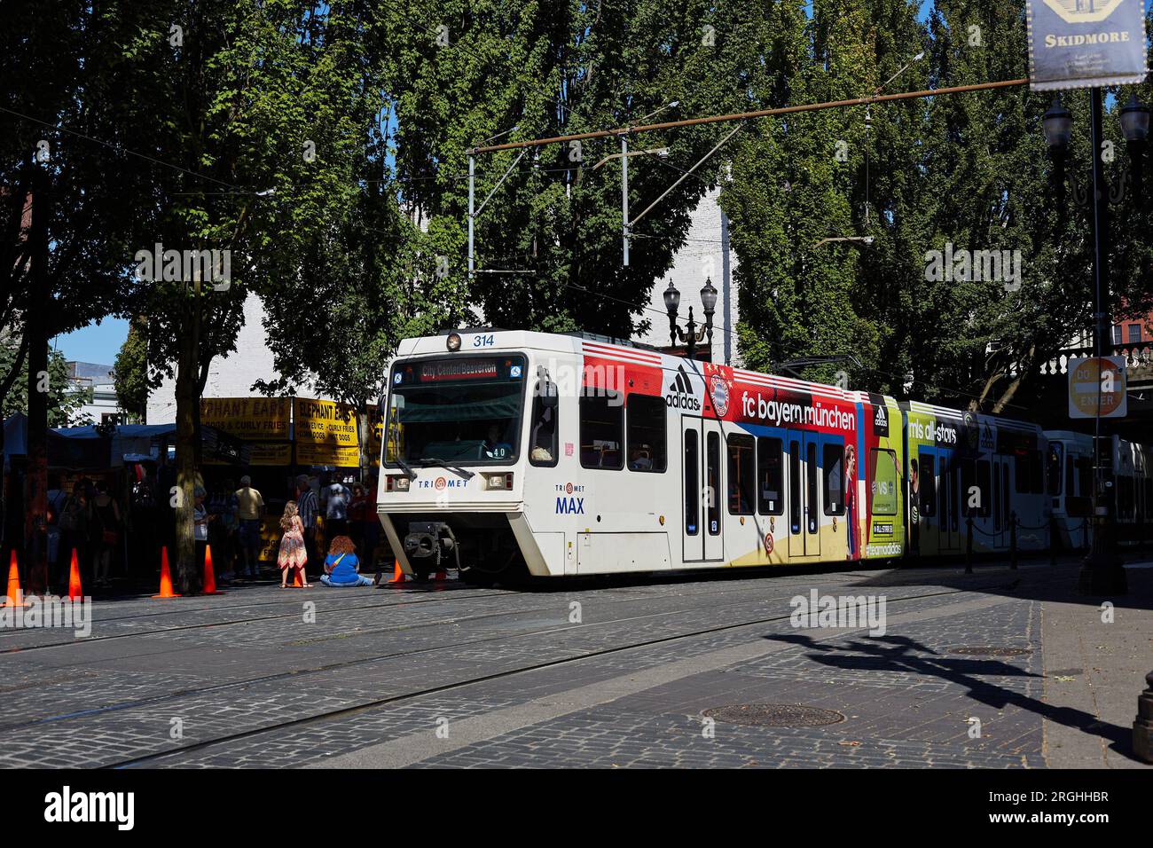 Portland, Oregon, USA. 6th Sep, 2014. TriMet began operation December 1 ...