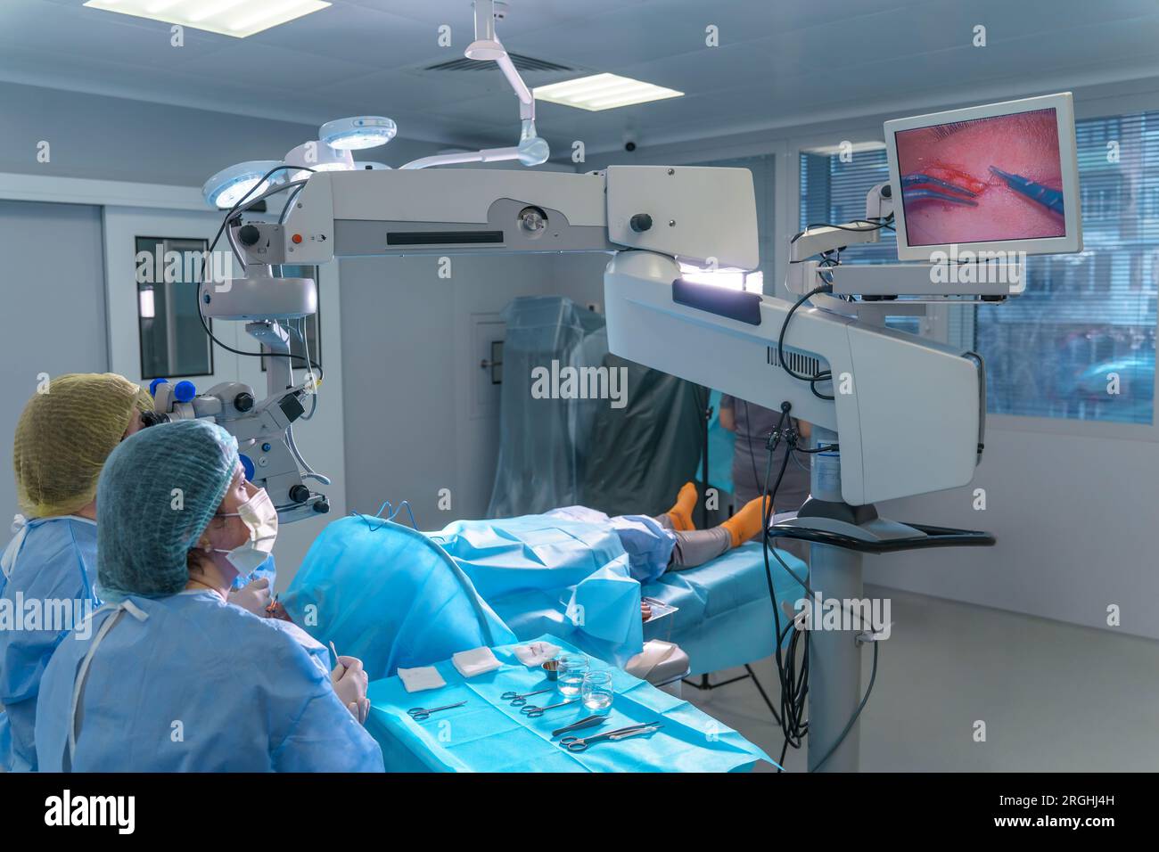 Surgical microscope plastic surgery hi-res stock photography and images ...