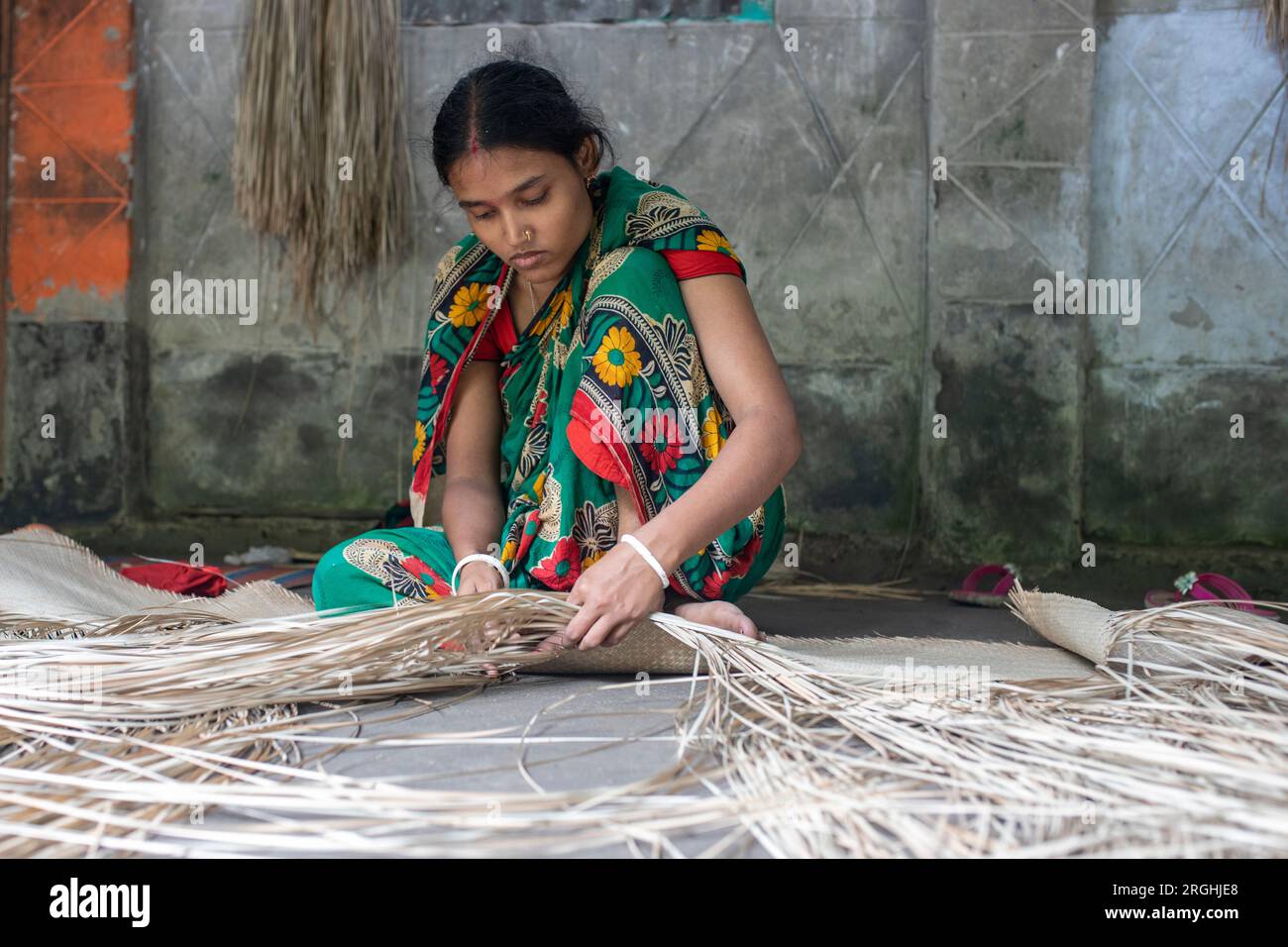 Bangladesh traditional mat hi-res stock photography and images - Alamy