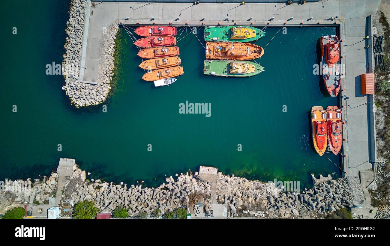 Top view lifeboat hi-res stock photography and images - Alamy
