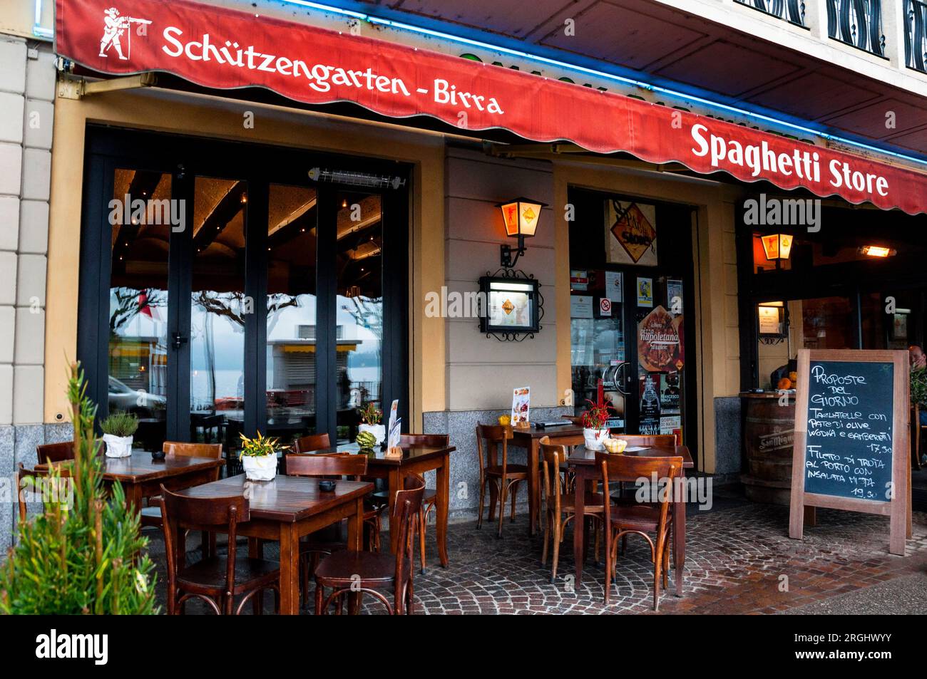 Seaside beer garden hi-res stock photography and images - Alamy