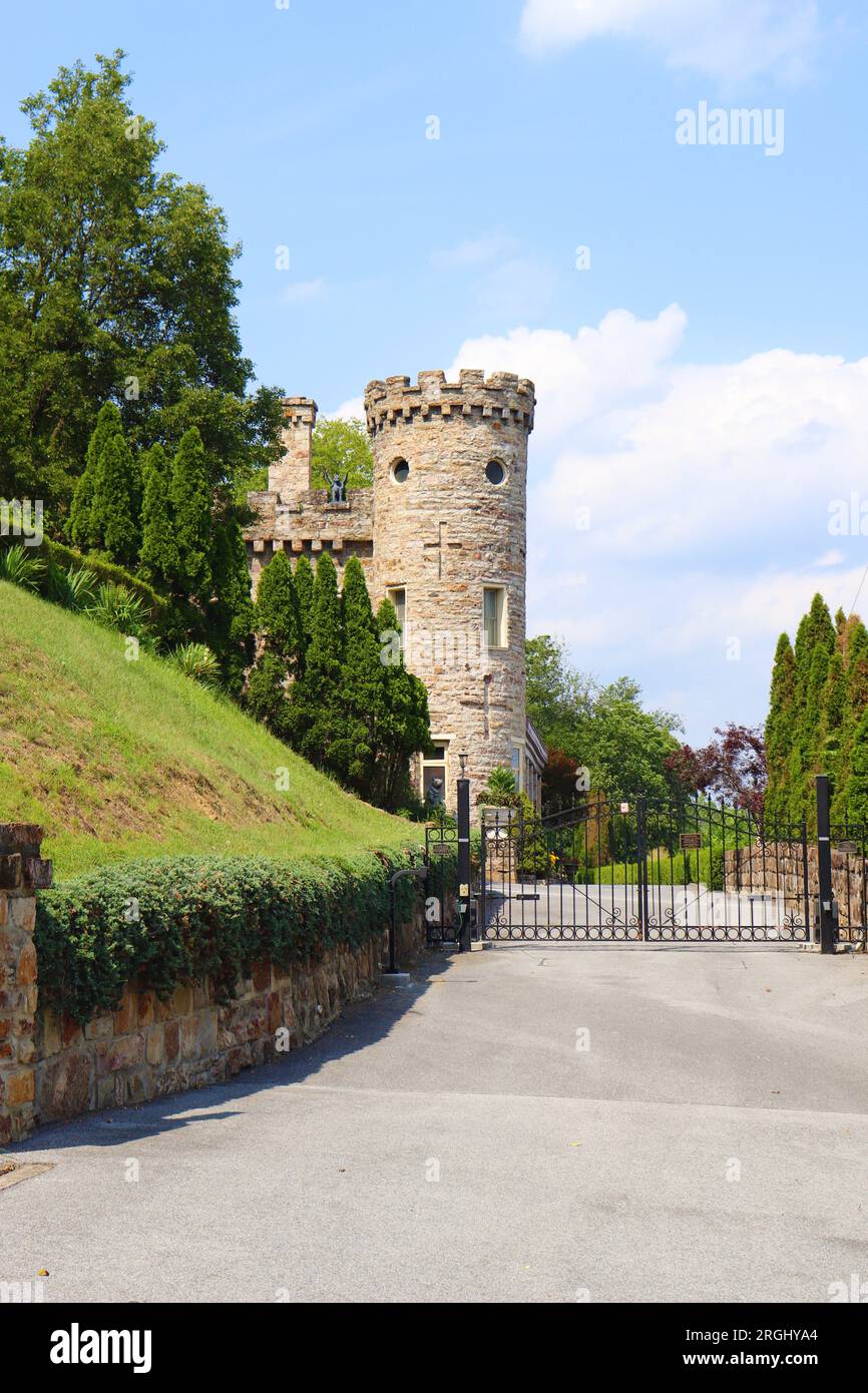 Berkeley castle hi-res stock photography and images - Alamy