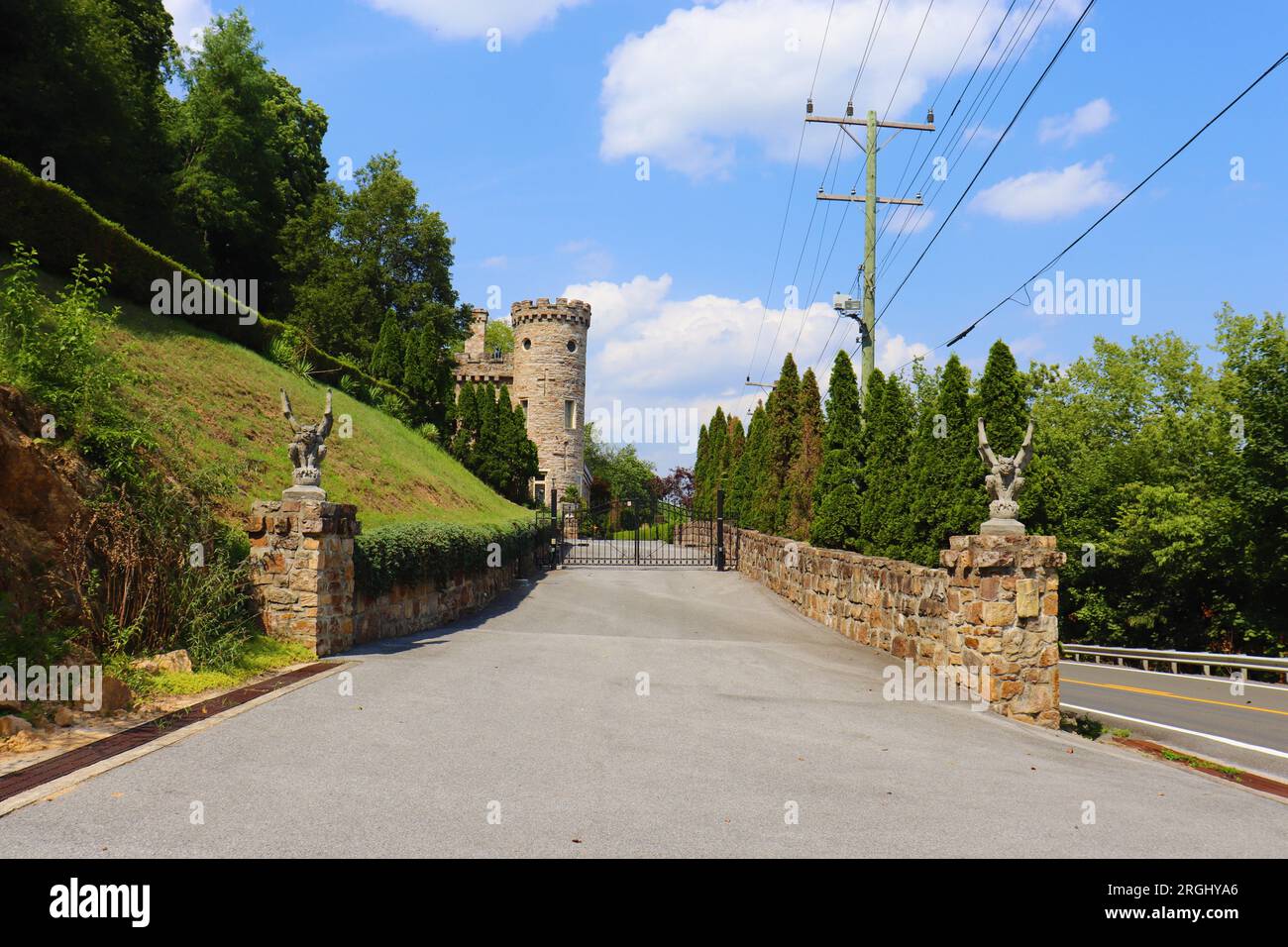 Berkeley castle hi-res stock photography and images - Alamy