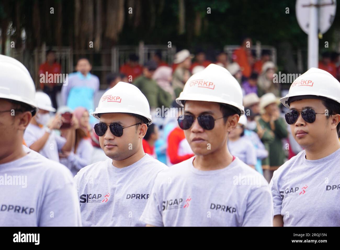 Marching army soldier crowded walking military hi-res stock photography ...