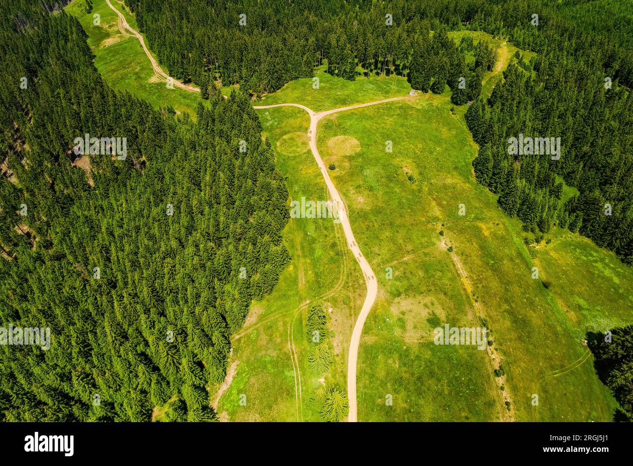 Photo of field from hill top hi-res stock photography and images - Alamy
