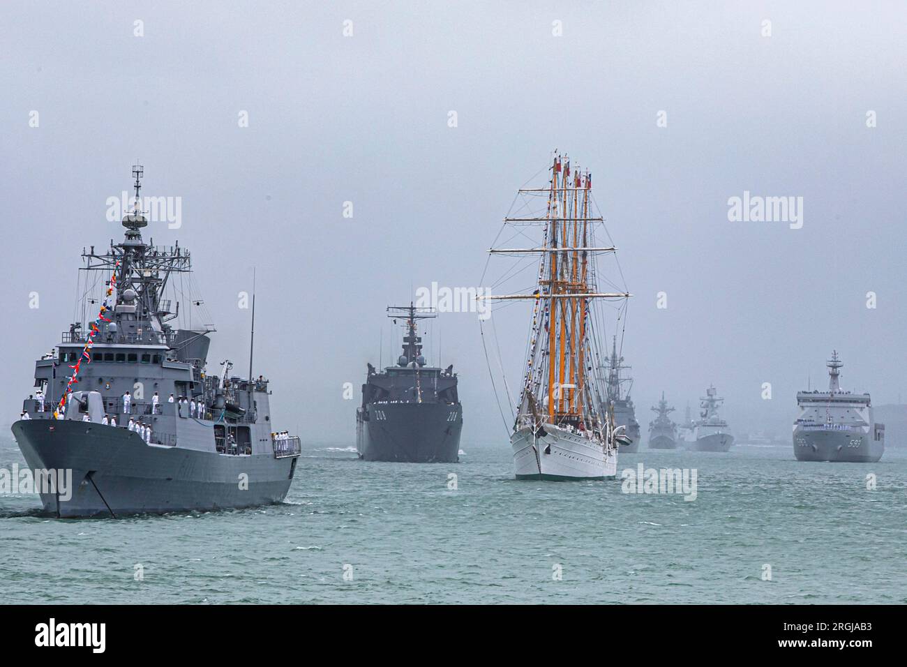 Dressed as sailors hi-res stock photography and images - Alamy