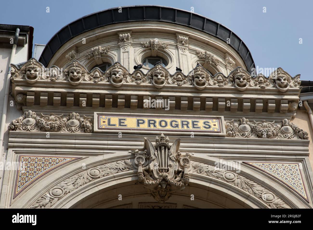 lyon , France - 08 01 2023 : Le Progres logo brand and text sign on a ...