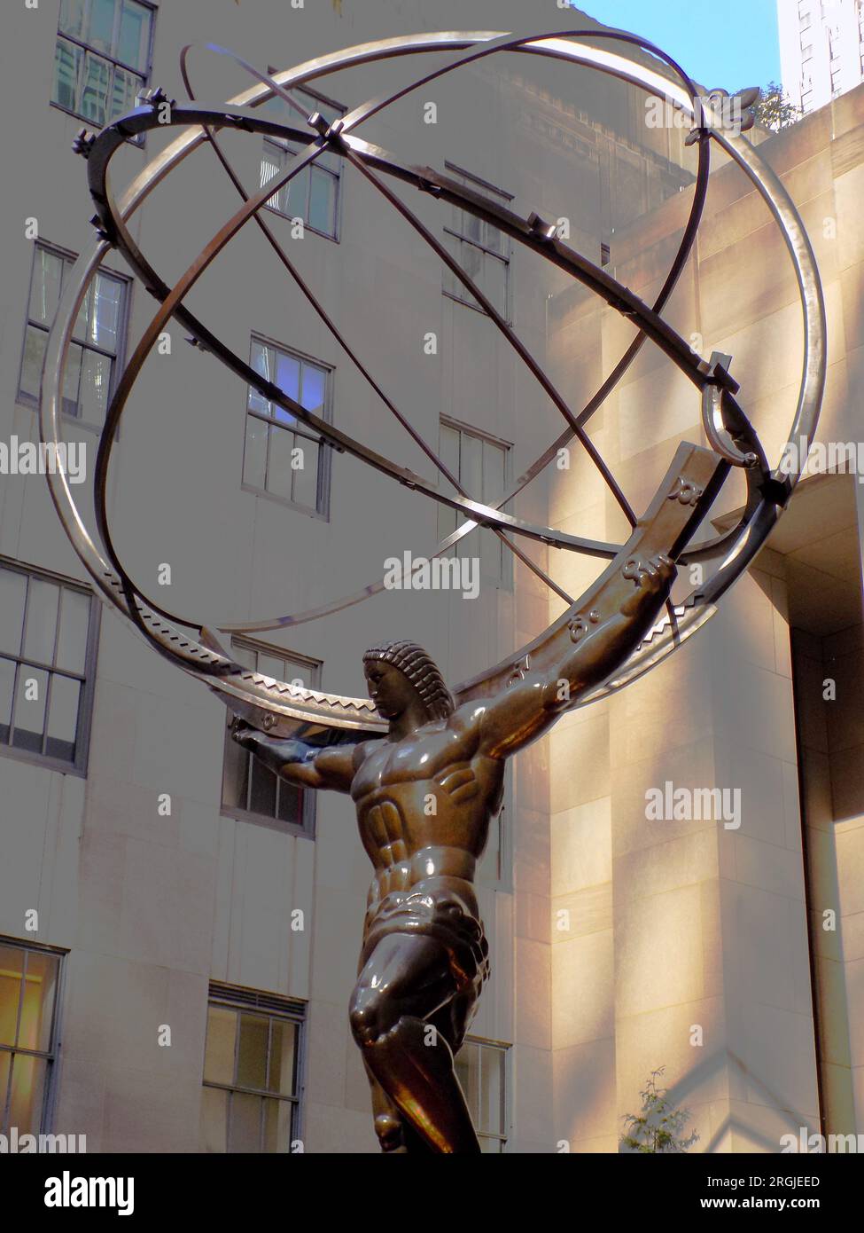 The statue of Atlas in front of Rockefeller Center, Manhattan, New York ...