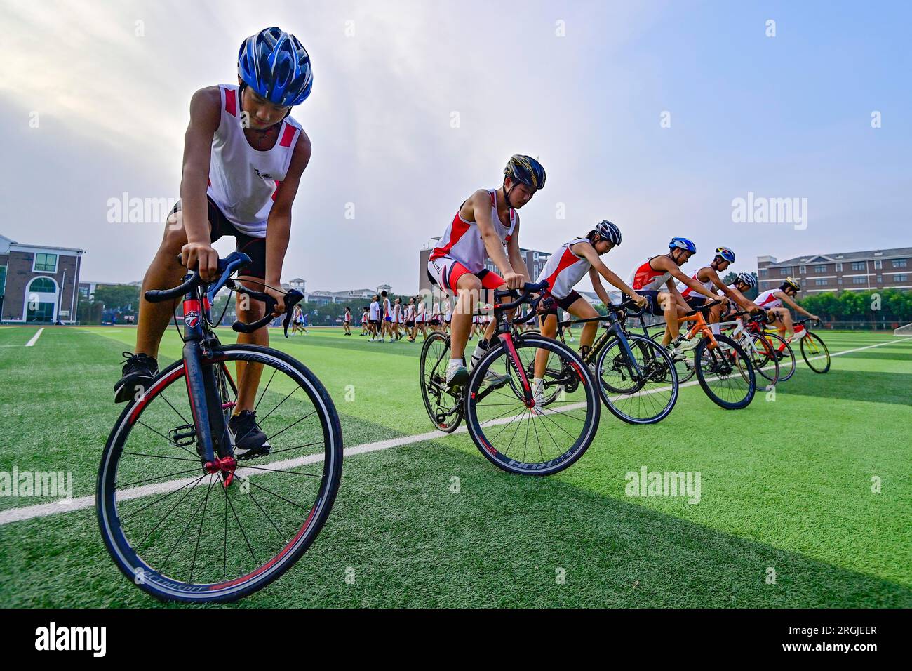 Bicycle training hi-res stock photography and images - Alamy