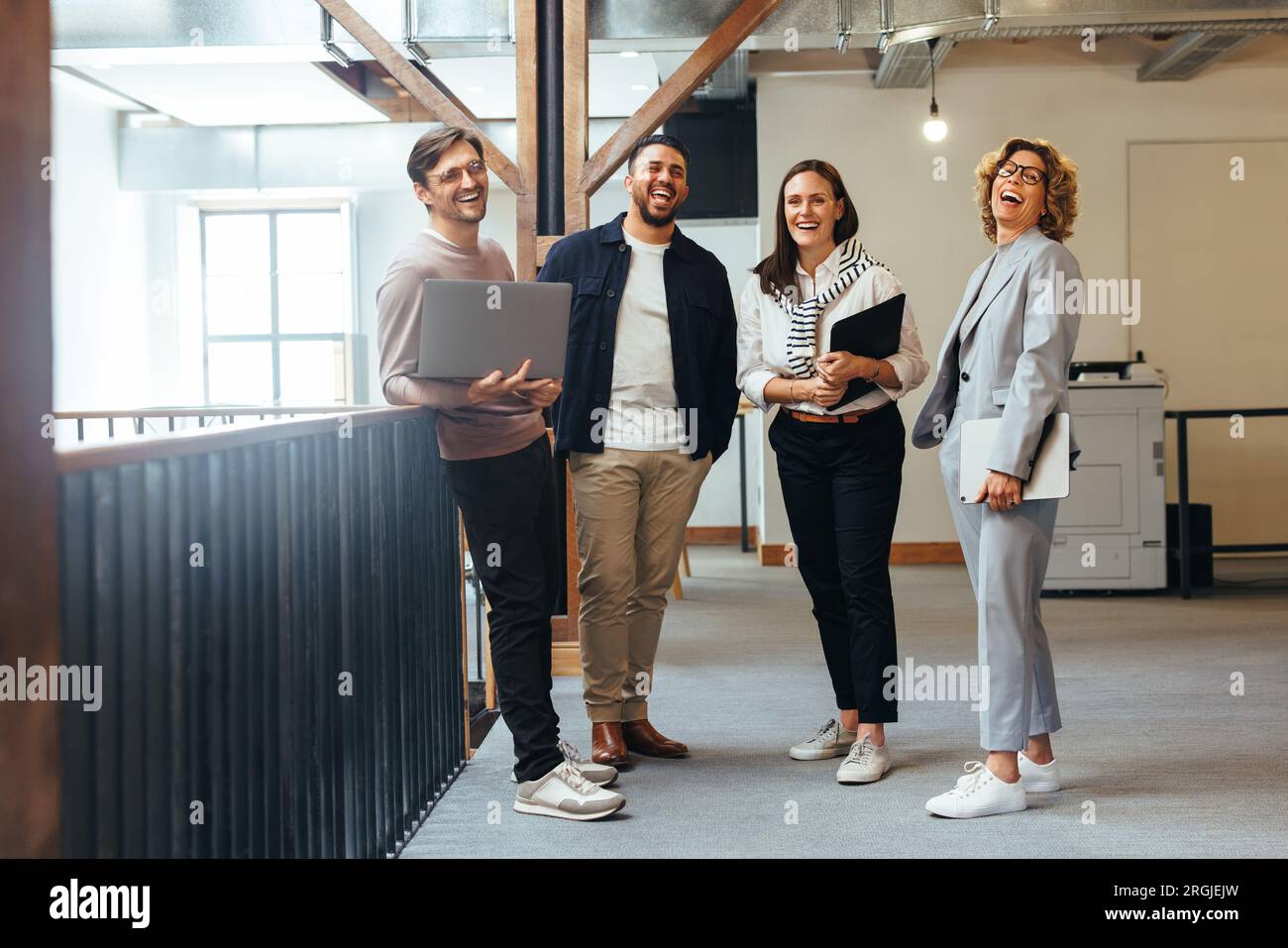Team working in tech office hi-res stock photography and images - Alamy