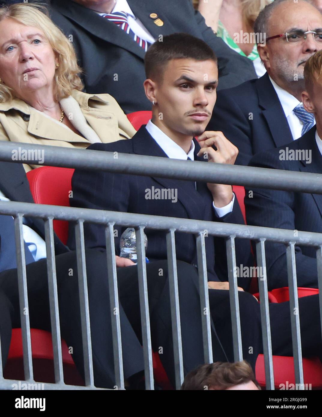 Victoria beckham son romeo beckham hi-res stock photography and images ...