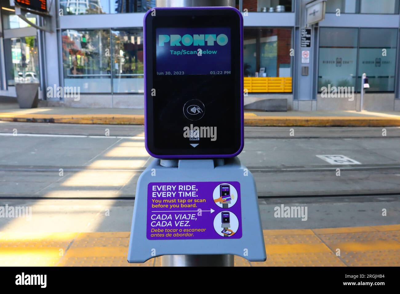 Smart railroad crossing hi-res stock photography and images - Alamy