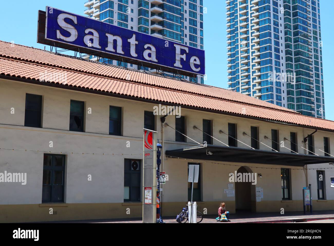 SAN DIEGO, California: San Diego SANTA FE Depot Trains and MTS bus stop Stock Photo - Alamy