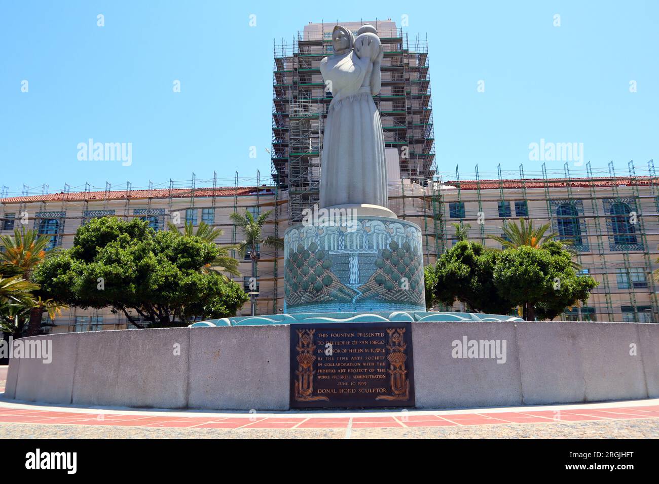 SAN DIEGO, California: The Guardian of Water sculpture fountain (in ...