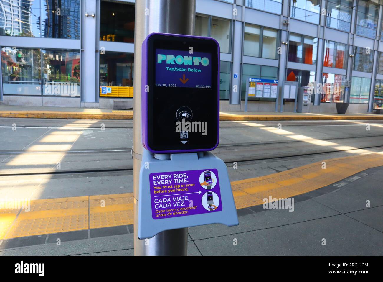 Smart railroad crossing hi-res stock photography and images - Alamy