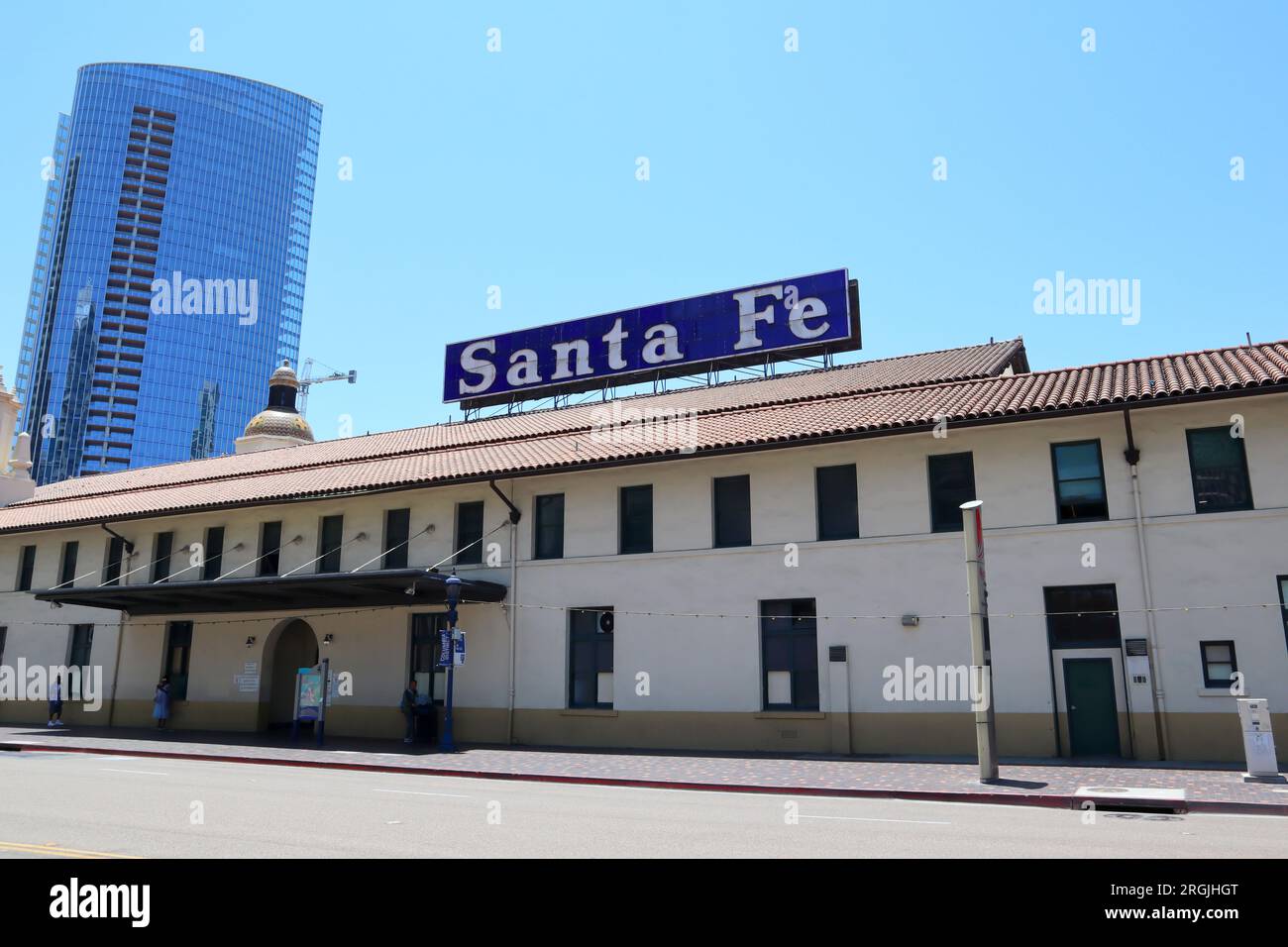SAN DIEGO, California: San Diego SANTA FE Depot Trains and MTS bus stop Stock Photo - Alamy
