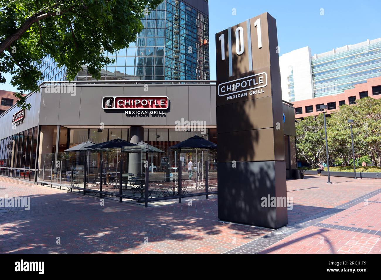 Chipotle restaurant building hi-res stock photography and images - Alamy