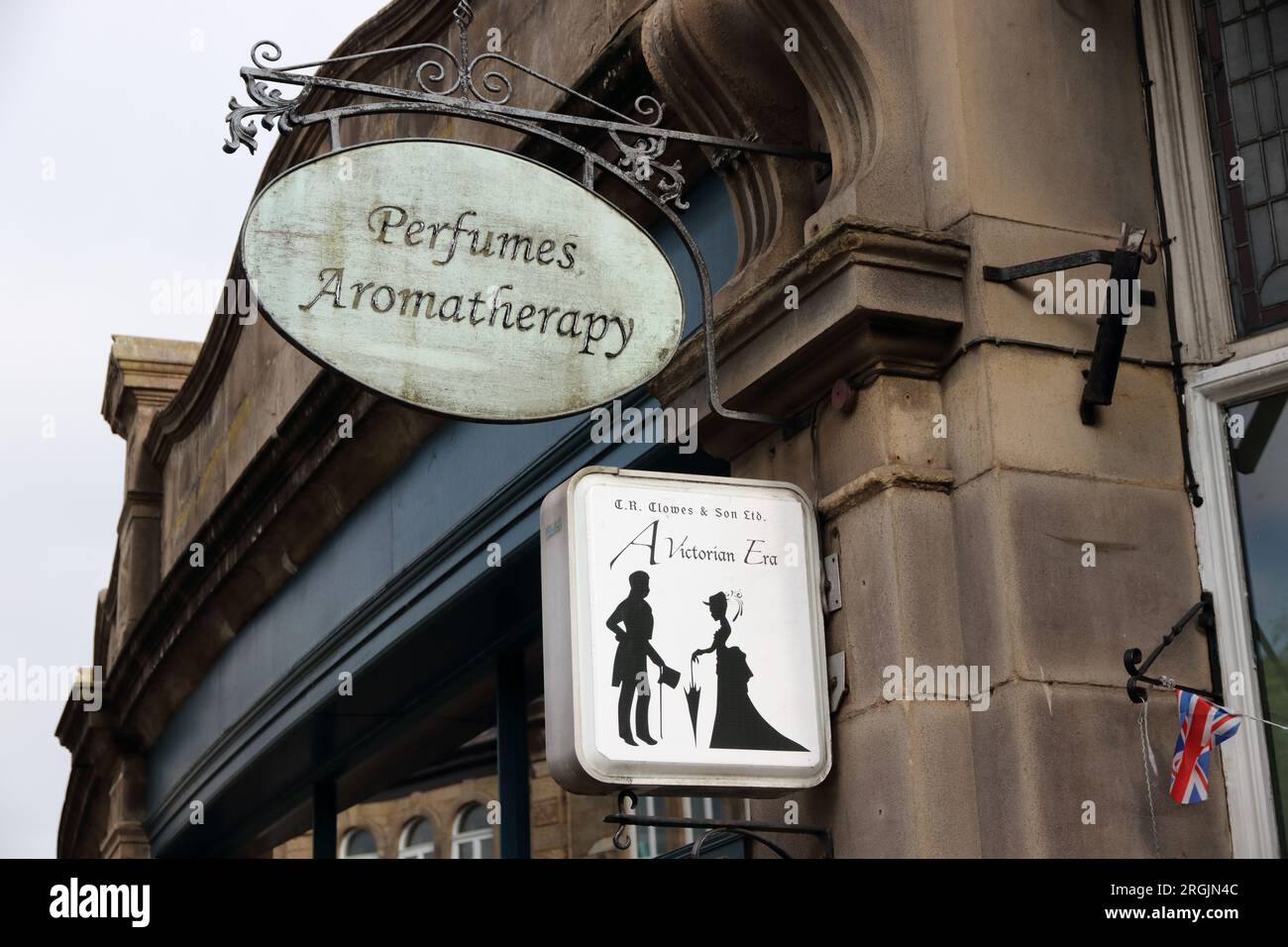 Perfume signs hi-res stock photography and images - Alamy