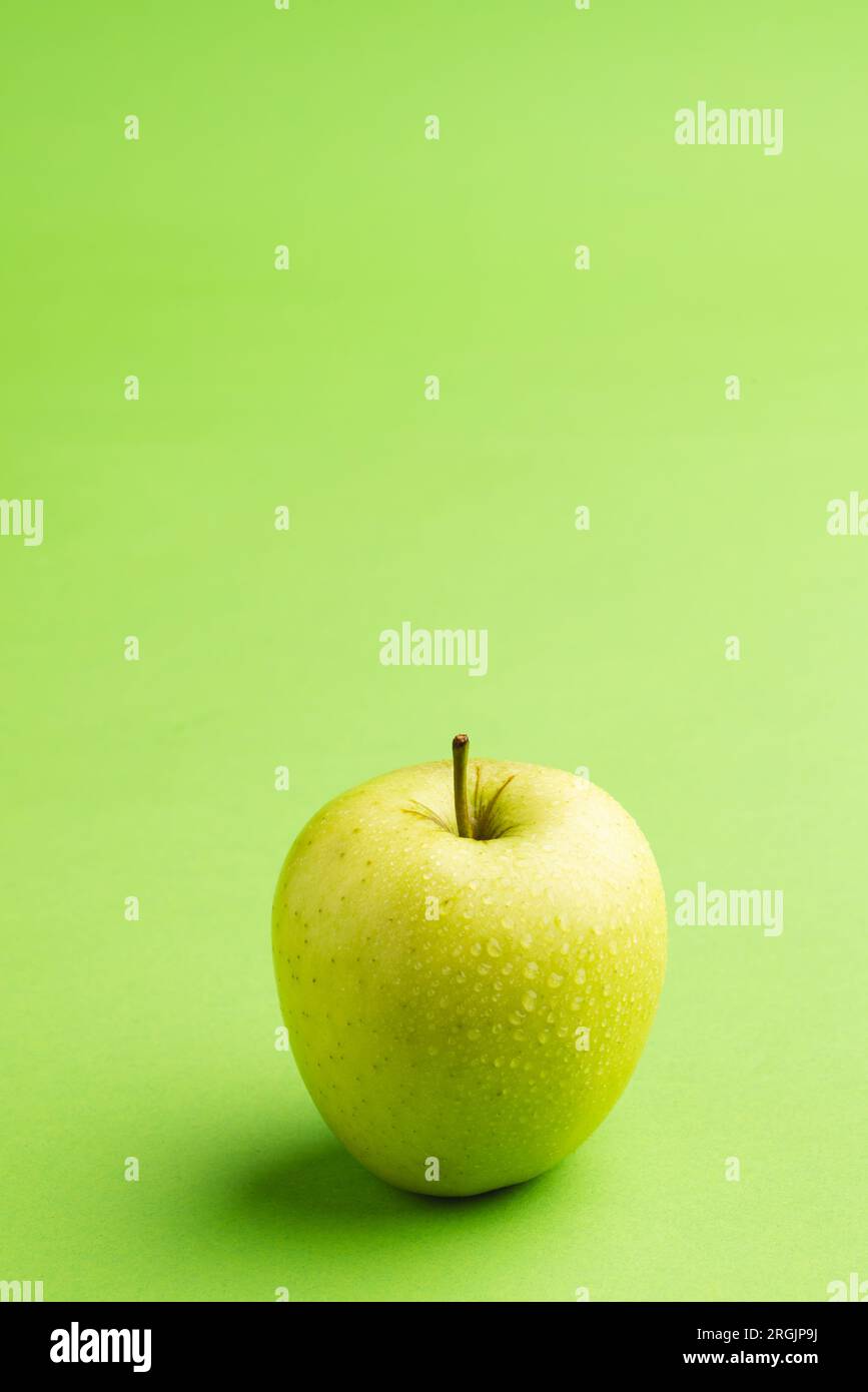 Abstract apple green background hi-res stock photography and images - Alamy