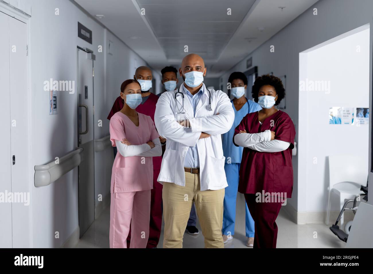 Hospital doctors masks hi-res stock photography and images - Alamy