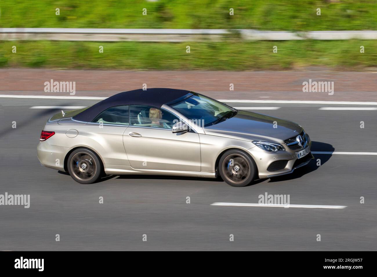 Drop top sportscars hi-res stock photography and images - Alamy