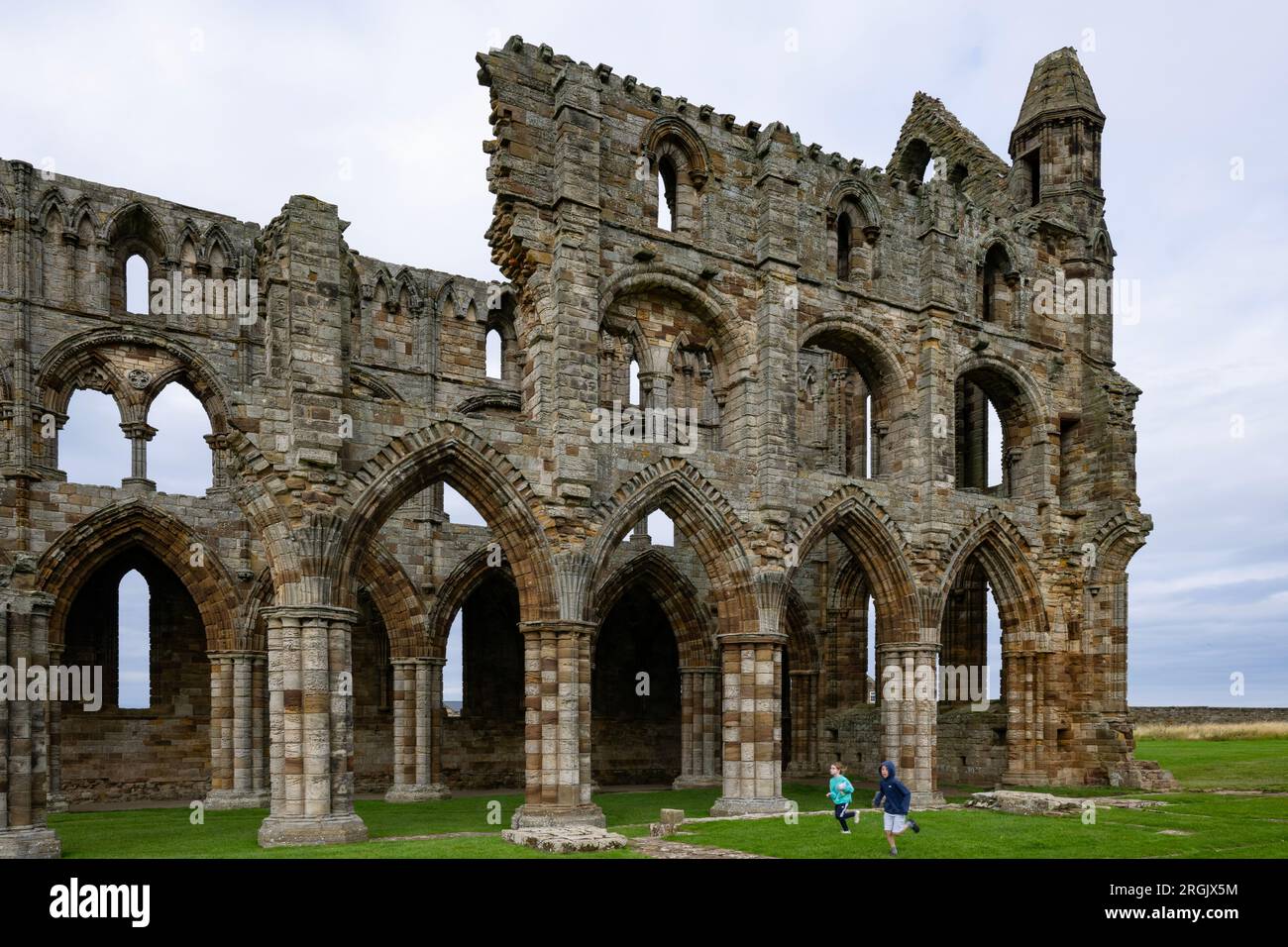 Whitby Abbey moody dramatic cloudscape Bram Stoker Dracula Stock Photo ...