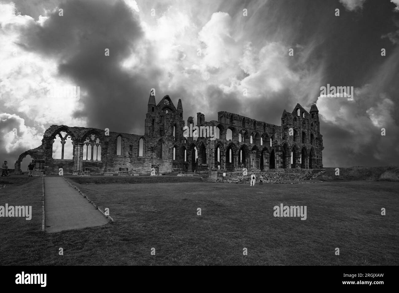 Whitby Abbey moody dramatic cloudscape Bram Stoker Dracula Stock Photo ...