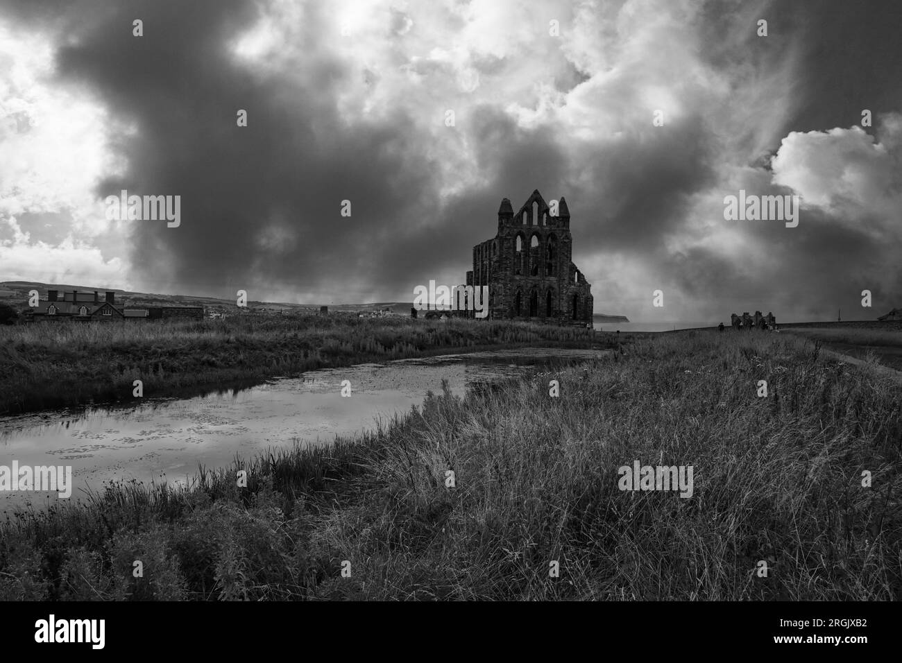 Whitby Abbey moody dramatic cloudscape Bram Stoker Dracula Stock Photo ...