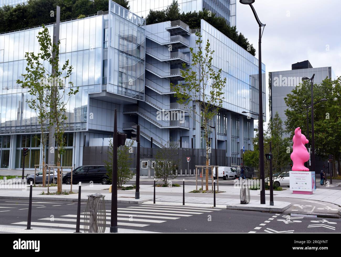NE corner of the new Paris Tribunal, HQ of the courts system, architect ...