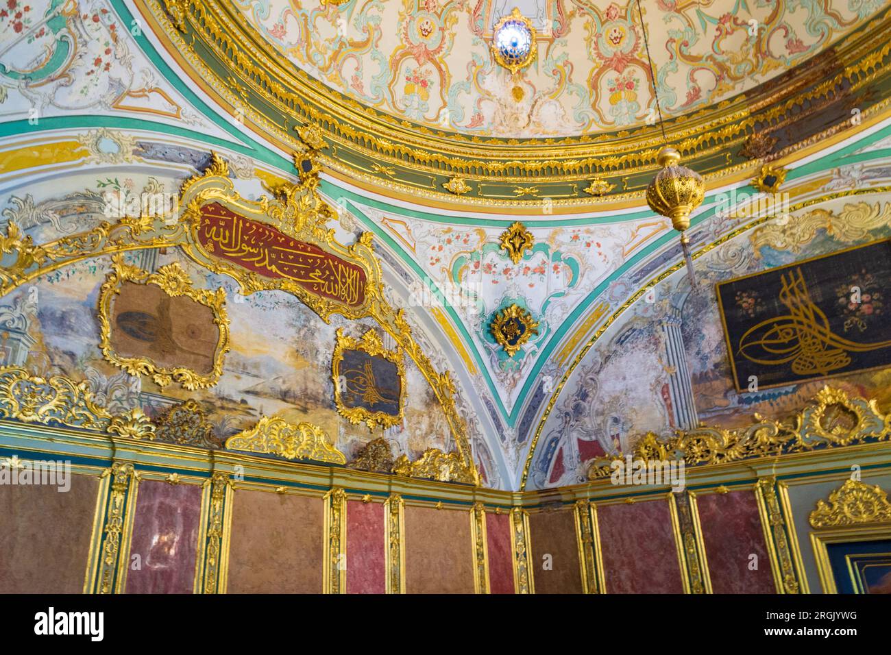 Audience chamber in the imperial palace hi-res stock photography and ...