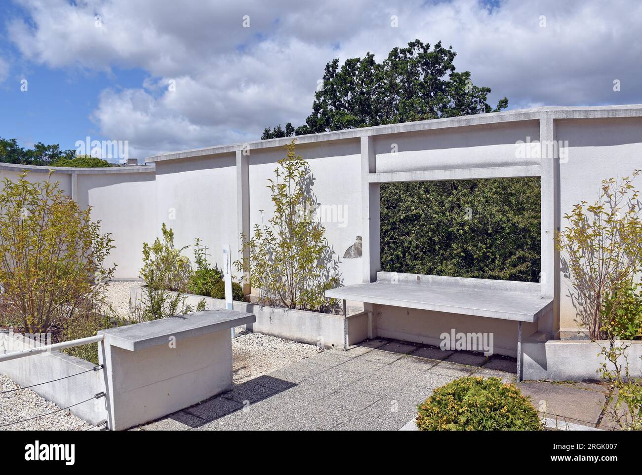 Villa Savoye, masterpiece of the Modern Movement, architect Le ...