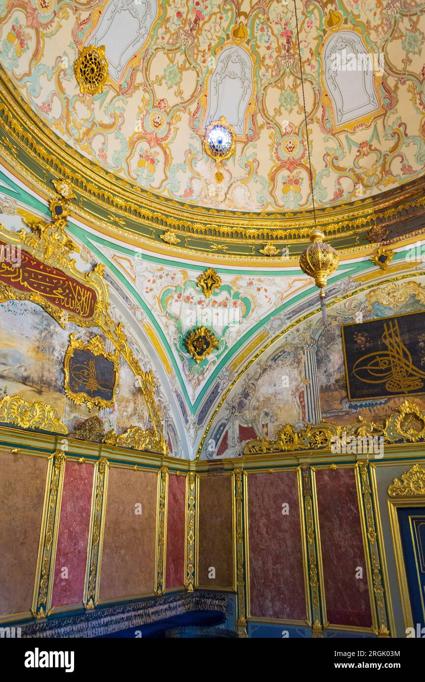 Interior of a sultan pavilion hi-res stock photography and images - Alamy