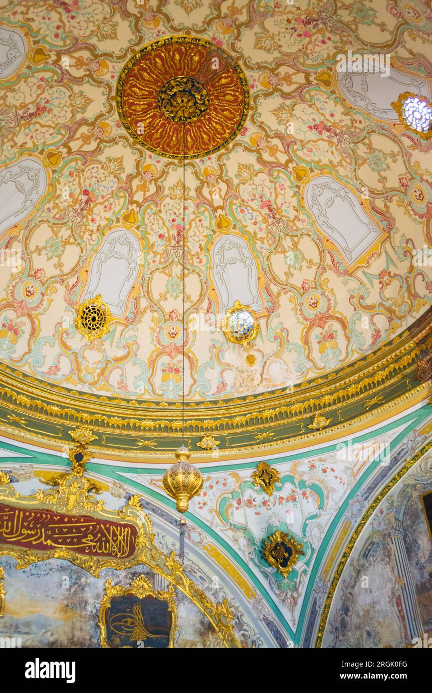 Interior of a sultan pavilion hi-res stock photography and images - Alamy