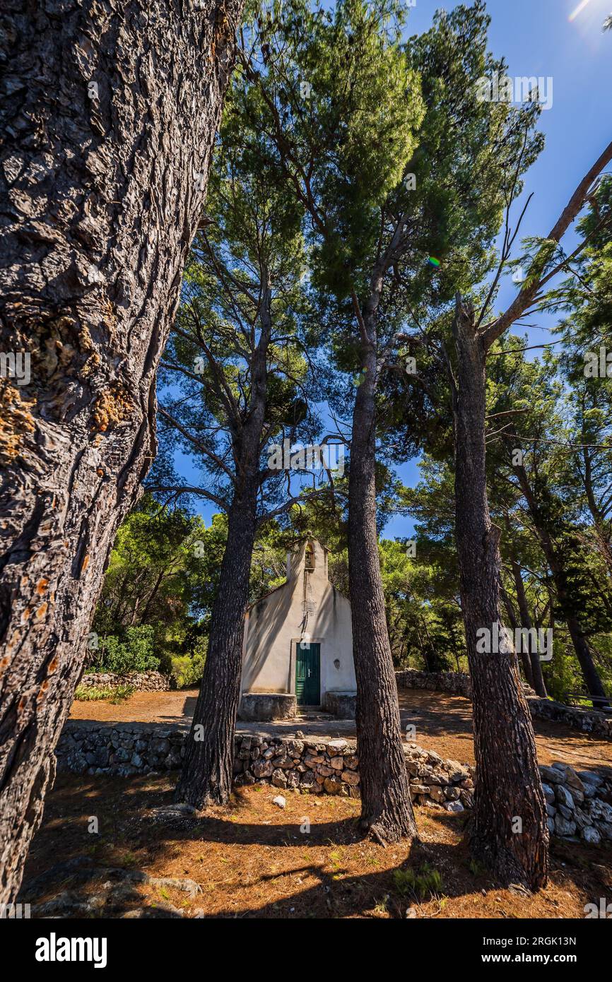 Photo shows seaside scenery of Gradina Bay on the west of the island of ...