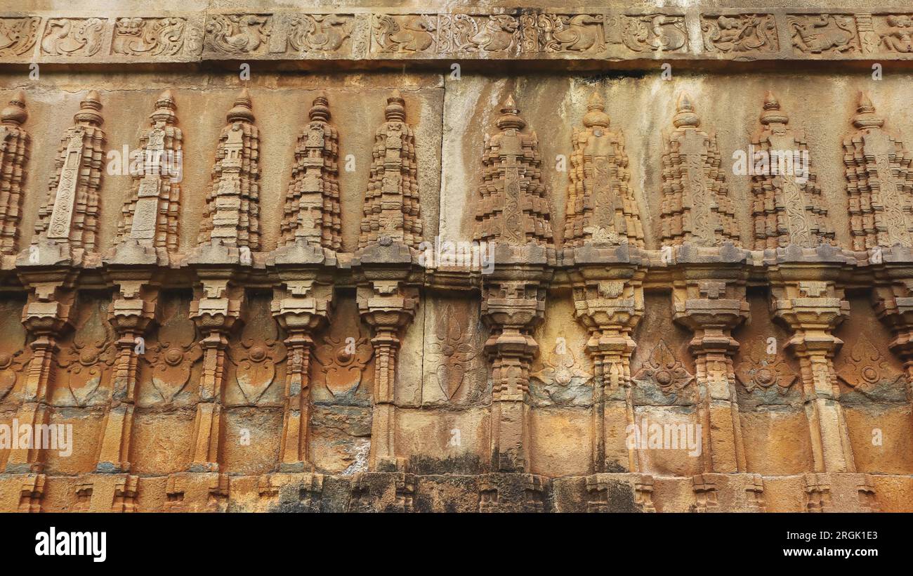 Carvings of Aedicula on the Aghoreshwara Temple, Ikkeri, Shimoga ...