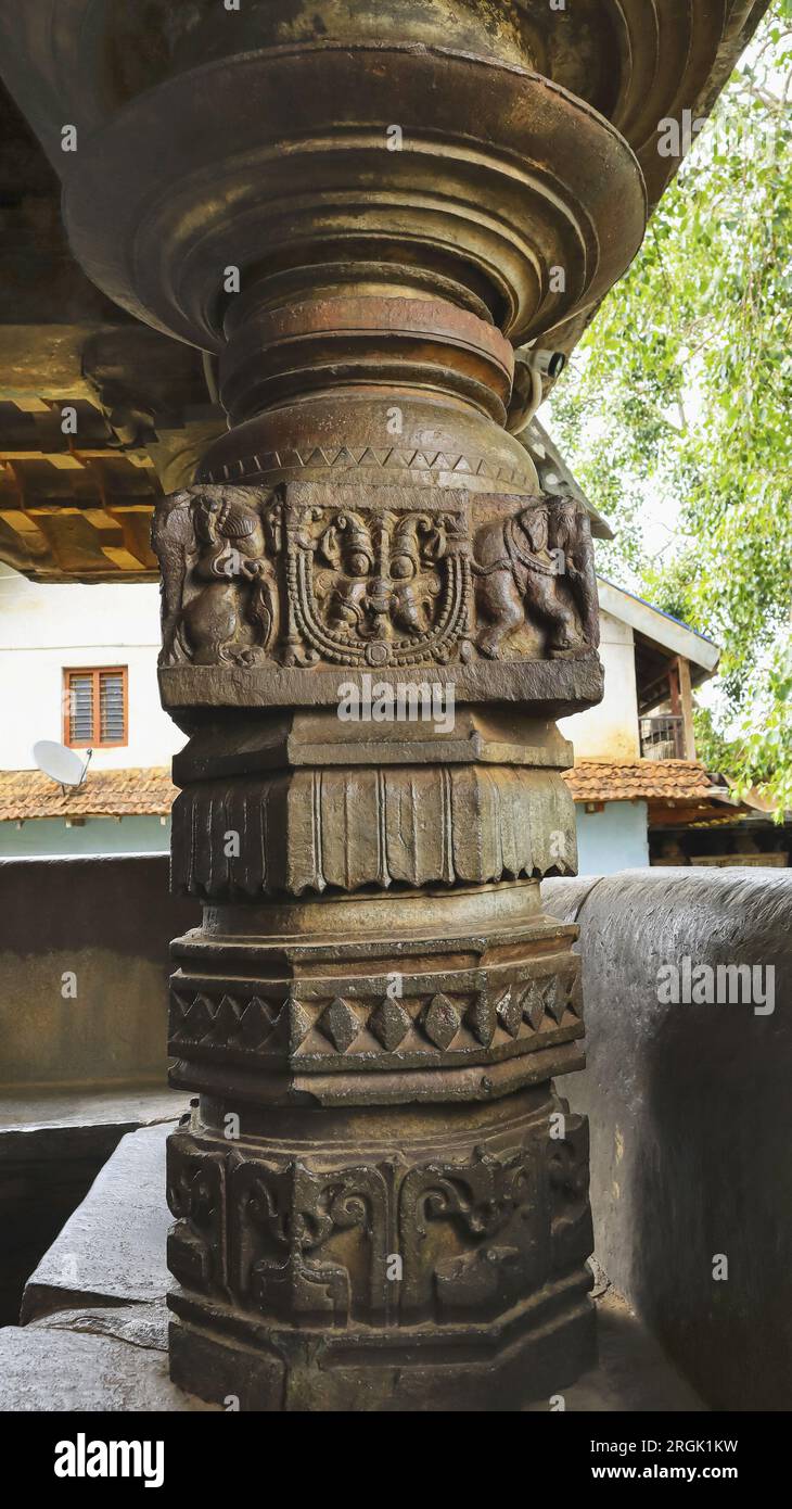 Carved Pillar of Ancient Shri Tarakeshwara Swami Temple, Hangal, Haveri ...