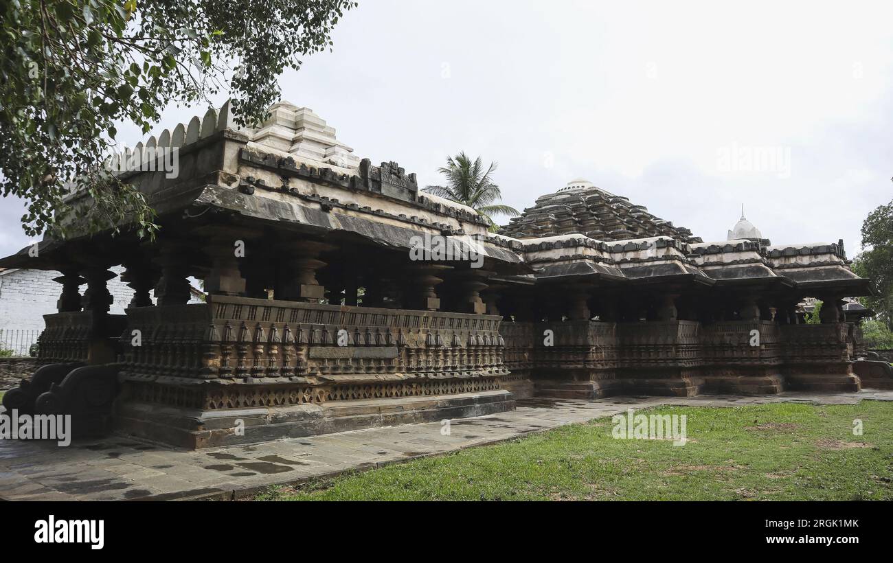 Side View of Ancient Shri Tarakeshwara Swami Temple, Hangal, Haveri ...