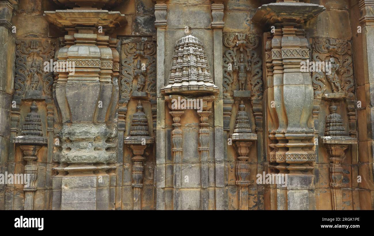 Carvings of Hindu God and Goddess on the Somesvara Temple, Haralahalli ...