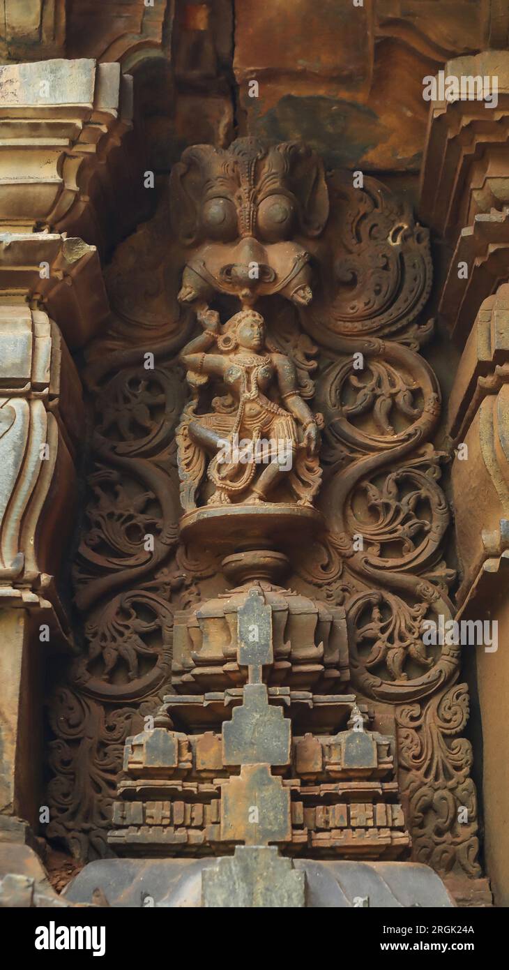 Dancer and Kirtimukha on the Siddheswara Temple, Haveri, Karnataka ...