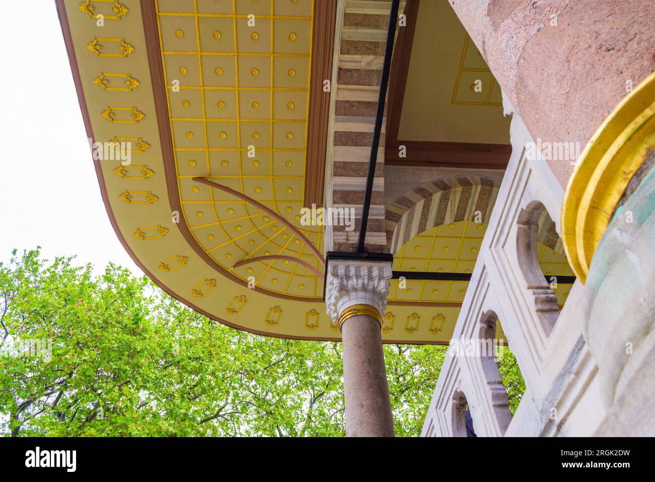 The Audience Chamber behind the Gate of Felicity.it is an Ottoman kiosk ...