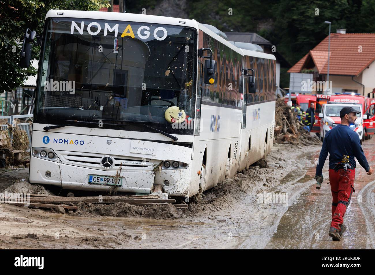 Destroyed bus hi-res stock photography and images - Alamy